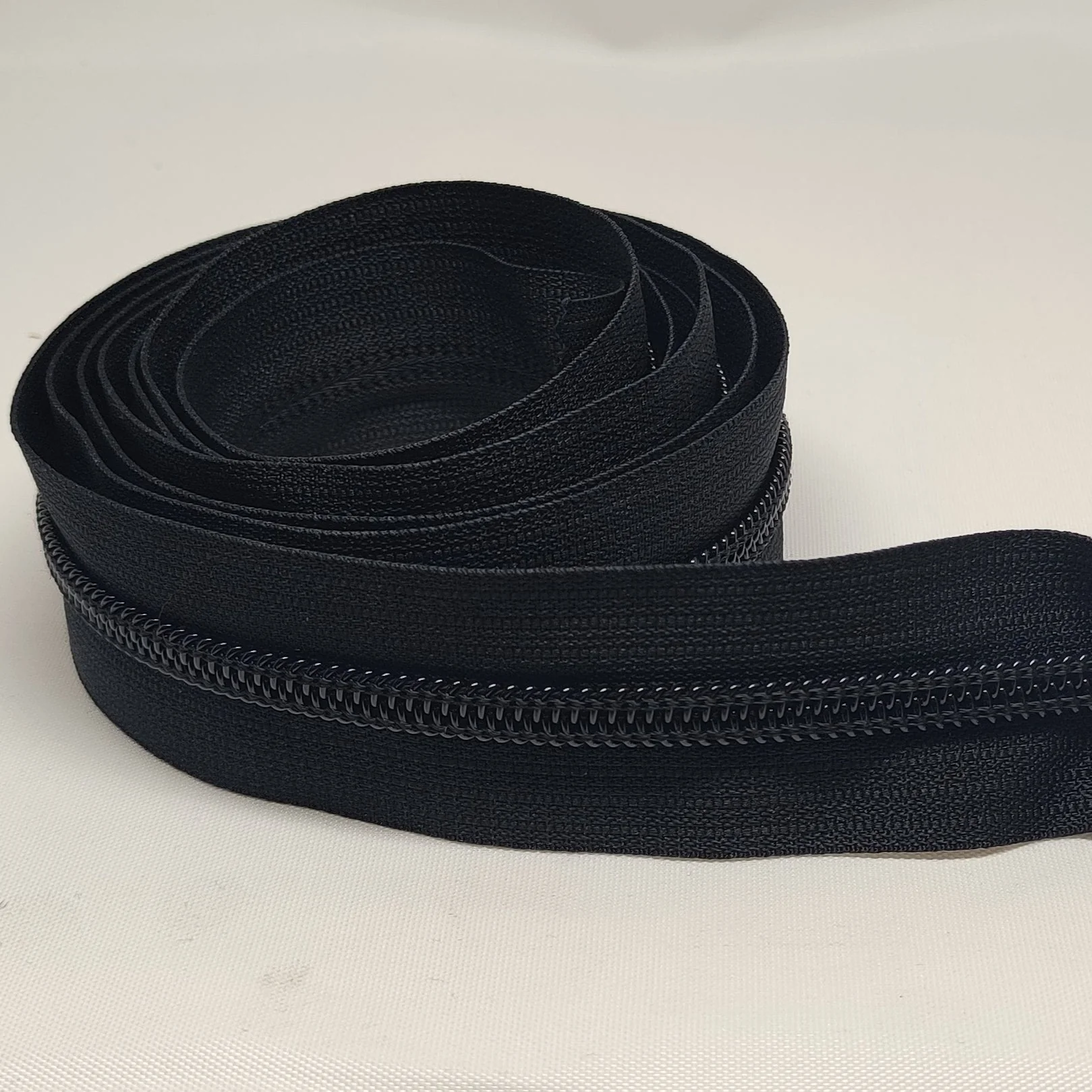 Zip #5 Continuous Spiral Black Cut Per Mtr RETAIL | Premium Foam ...